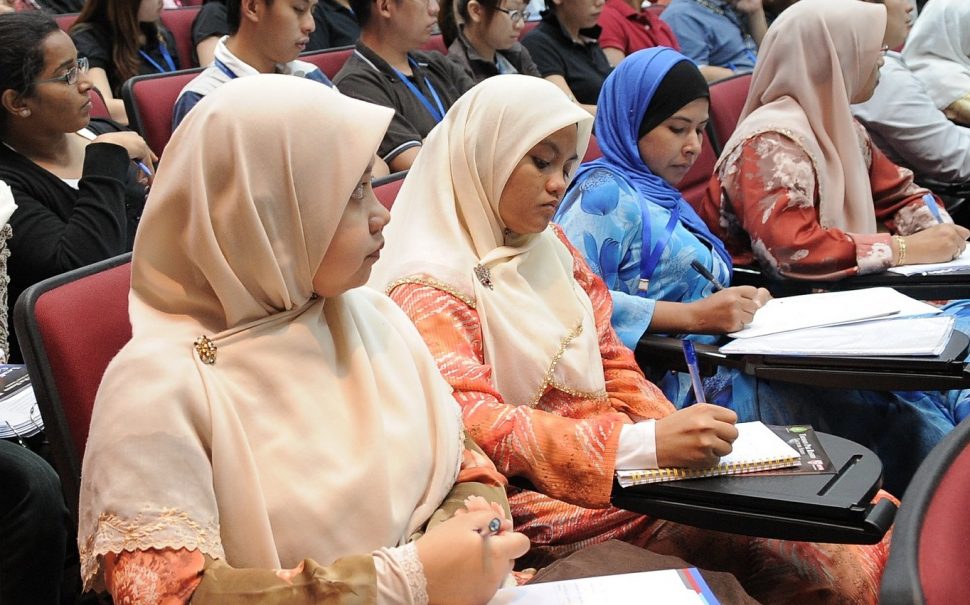 Charity Offers English Classes For Refugees Across London South West Charity Offers English Classes For Refugees Across London South West