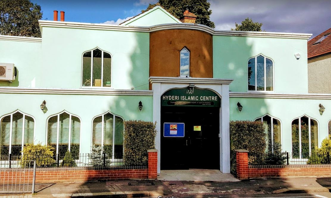 Streatham mosque delivers dinner to neighbours during Ramadan | South ...