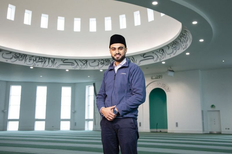 A British Christmas Day with one of UK's youngest Imams and his family