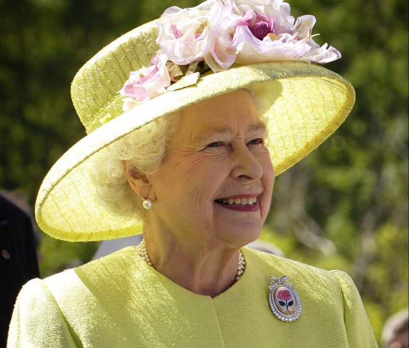The Queen And The Royal Household Staff South West Londoner The Queen And The Royal Household Staff South West Londoner