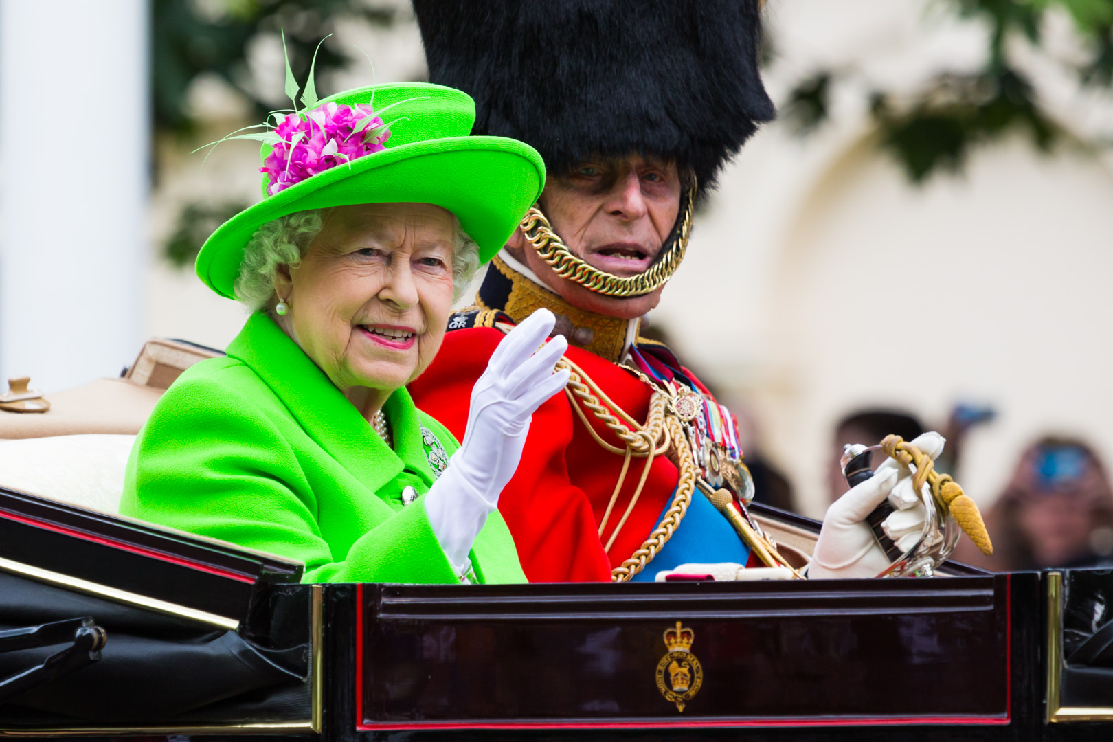 Gen Z fashion student praises the Queen for her timeless style | South ...