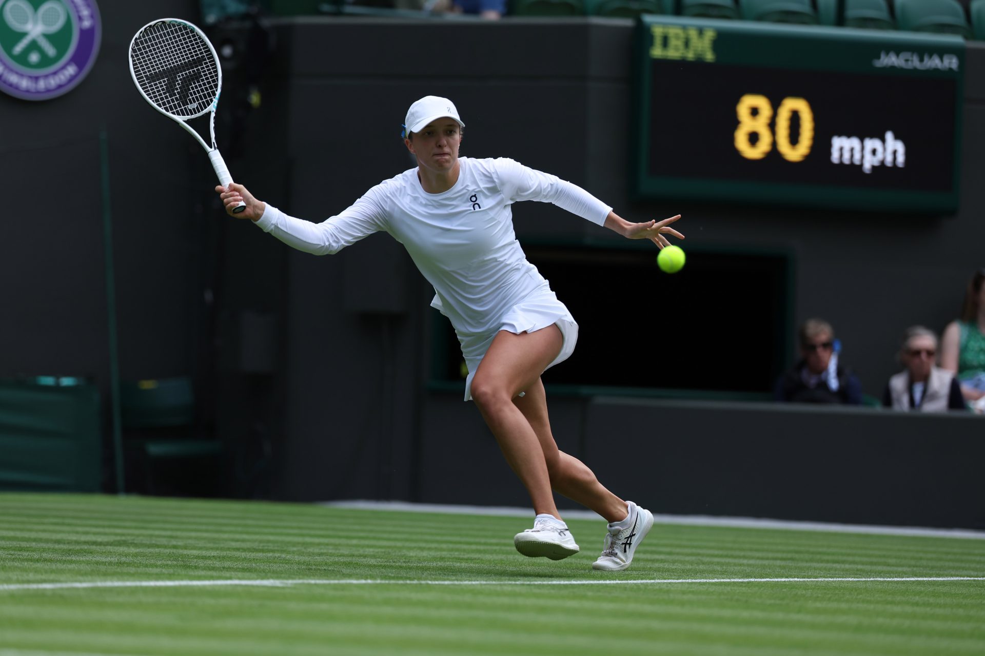 Iga Swiatek starts crucial Wimbledon campaign with win