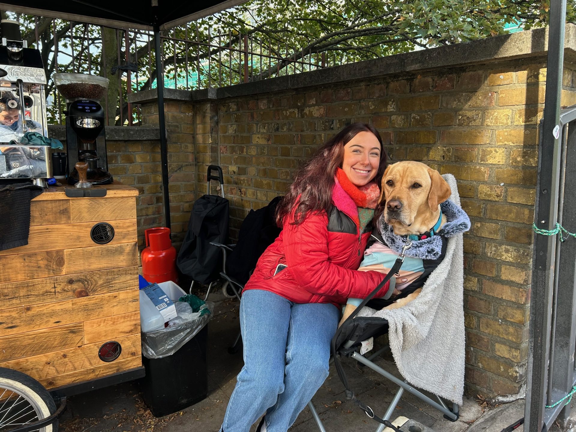 Barista opens canalside coffee stall with her dog | South West Londoner