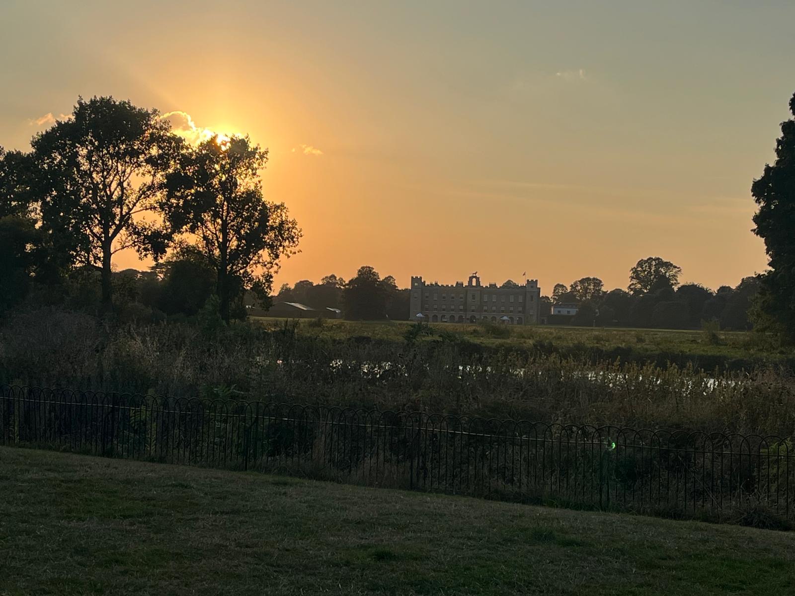 Collapsed Thames towpath between Richmond and Kew still closed