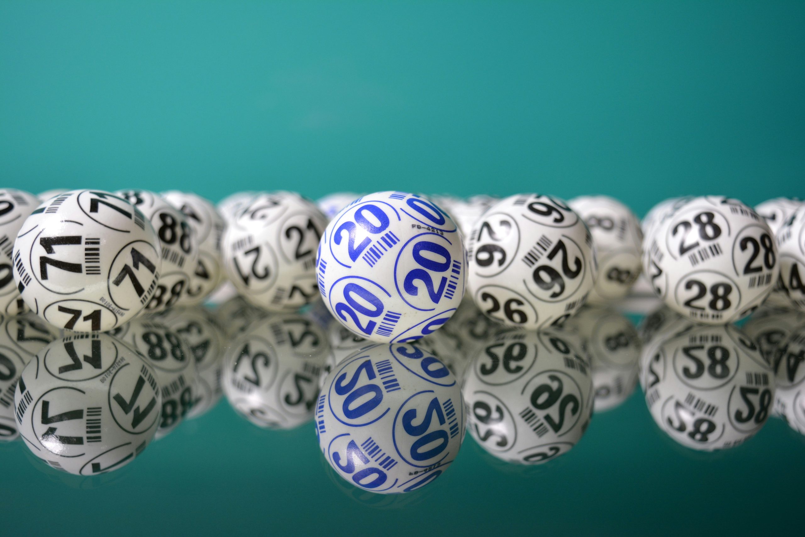 Why paying by phone bill is winning over online bingo players in the UK