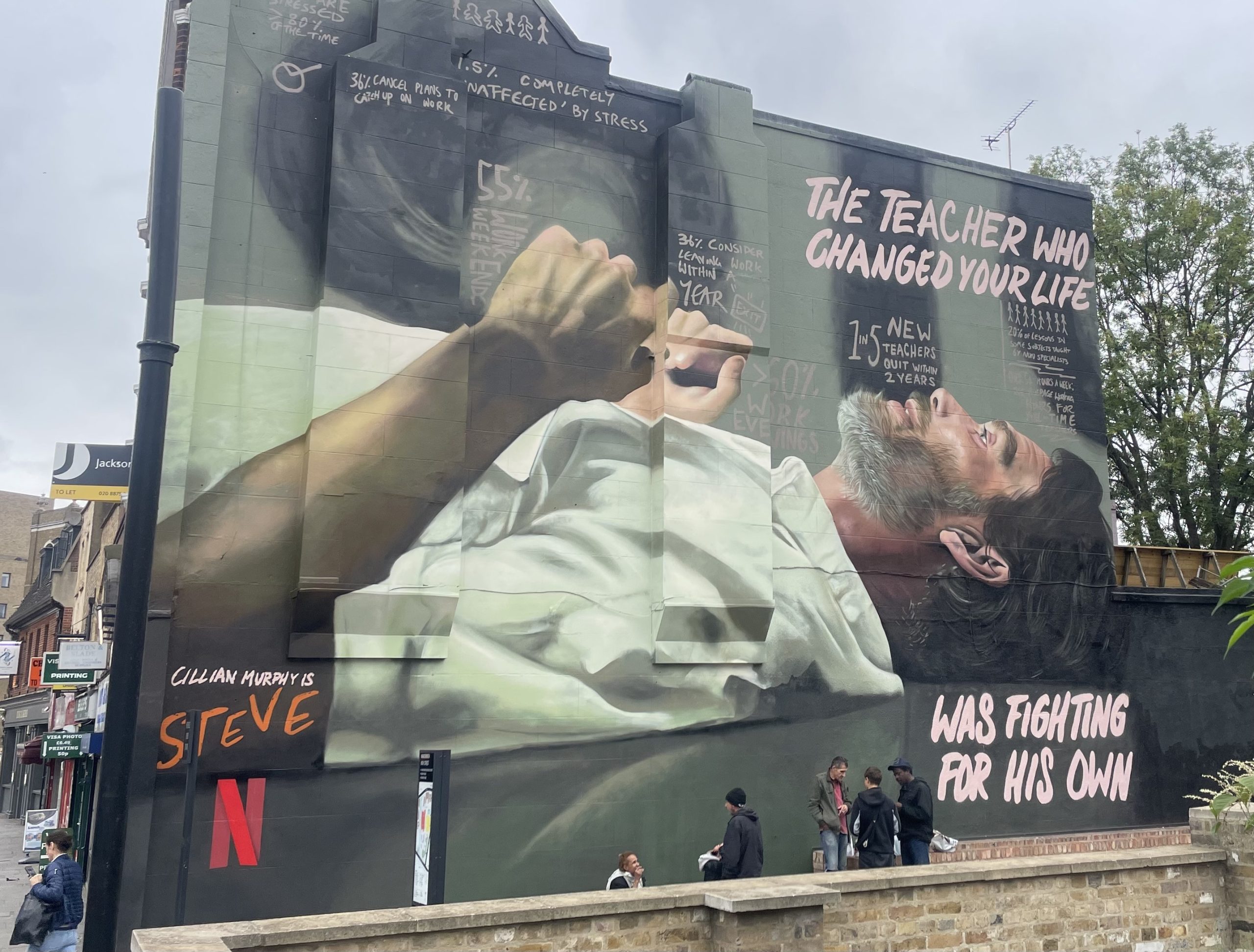 Mysterious Cillian Murphy mural appears on Wandsworth High Street ...