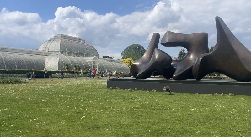 WATCH: Kew Gardens hosts largest ever outdoor display of Henry Moore’s ...